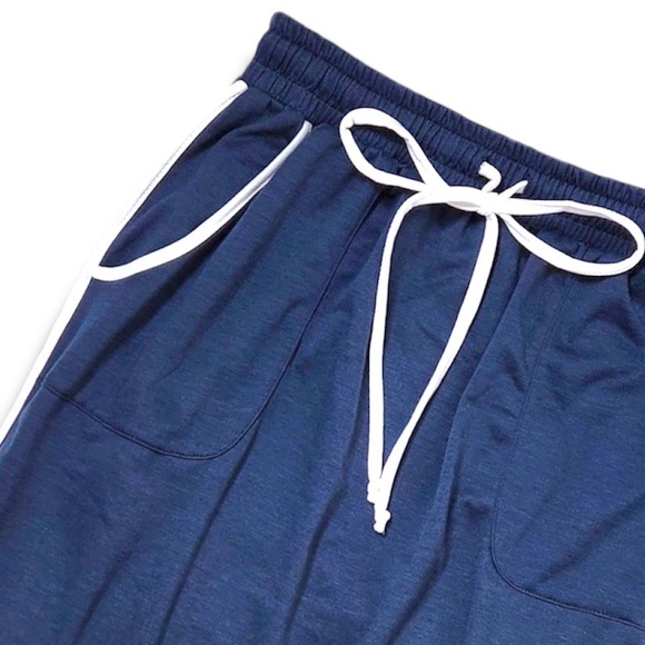 LuLaRoe | Skirts | Lularoe Lonica Dolphin Hem Skirt | Poshmark